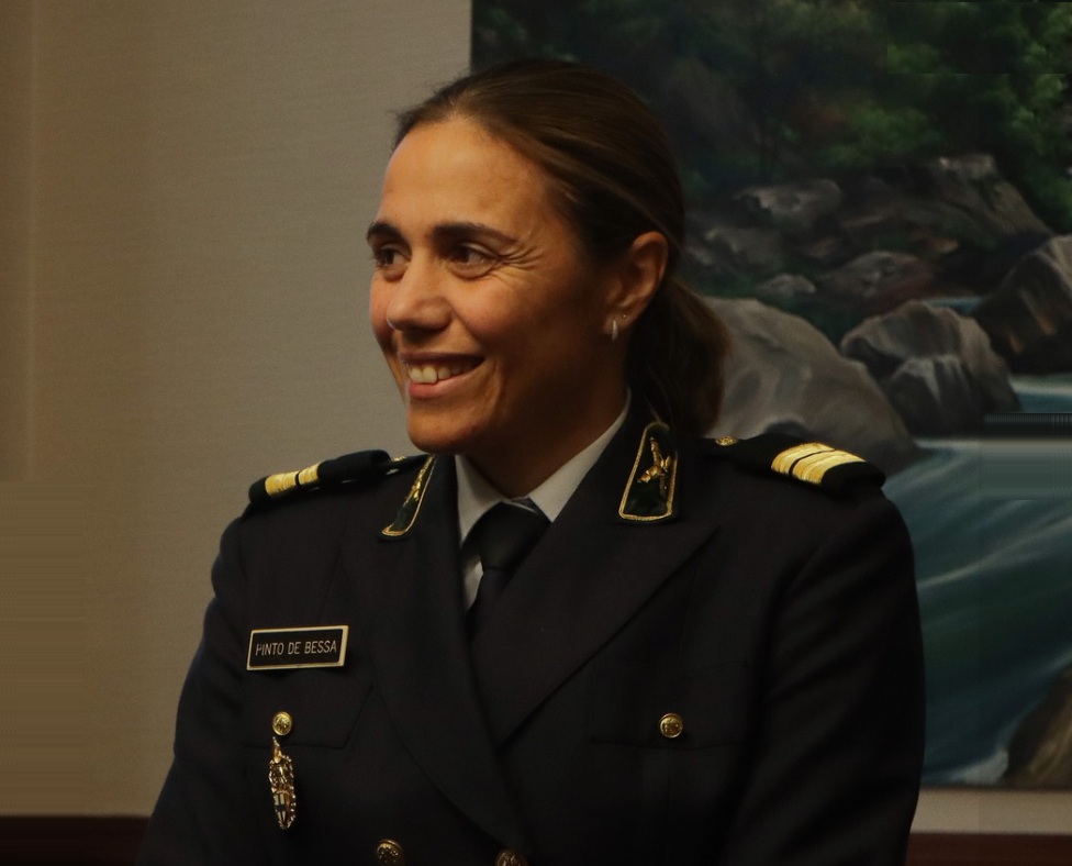 Os perigos do vício do telemóvel: Há professores, analistas e ...